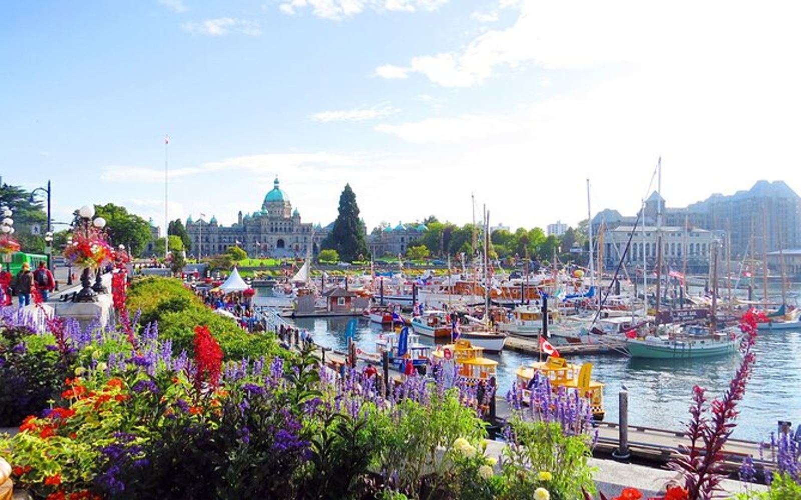 Exploring the Victoria Inner Harbour: Top Attractions & Hidden Gems