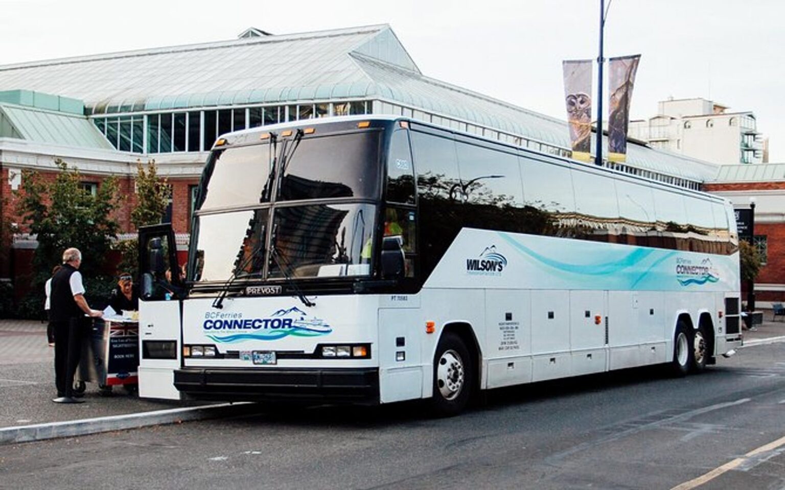 Your Guide to the Victoria to Vancouver Airport Bus