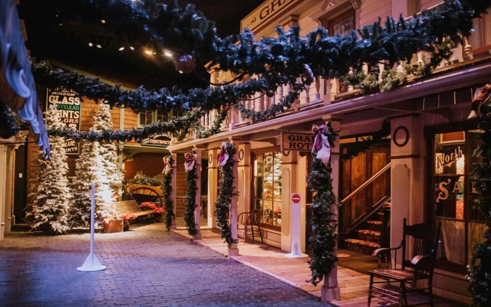 12 Victoria BC Christmas Events & Activities (2025)