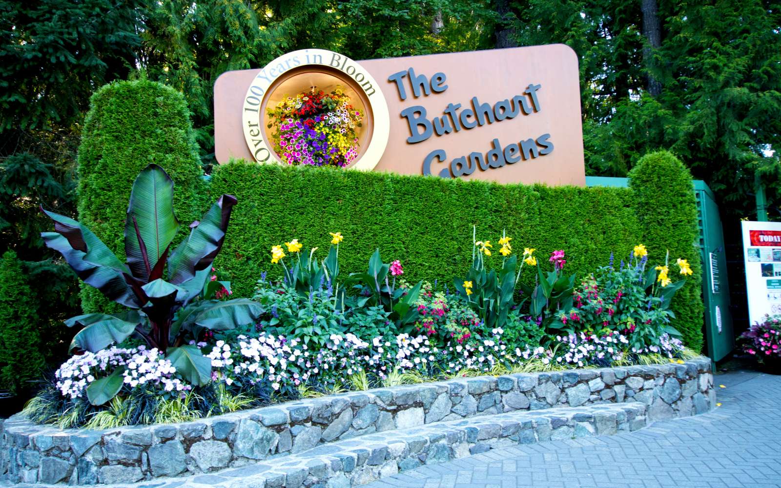 Butchart Gardens: Victoria’s Enchanting Floral Wonderland