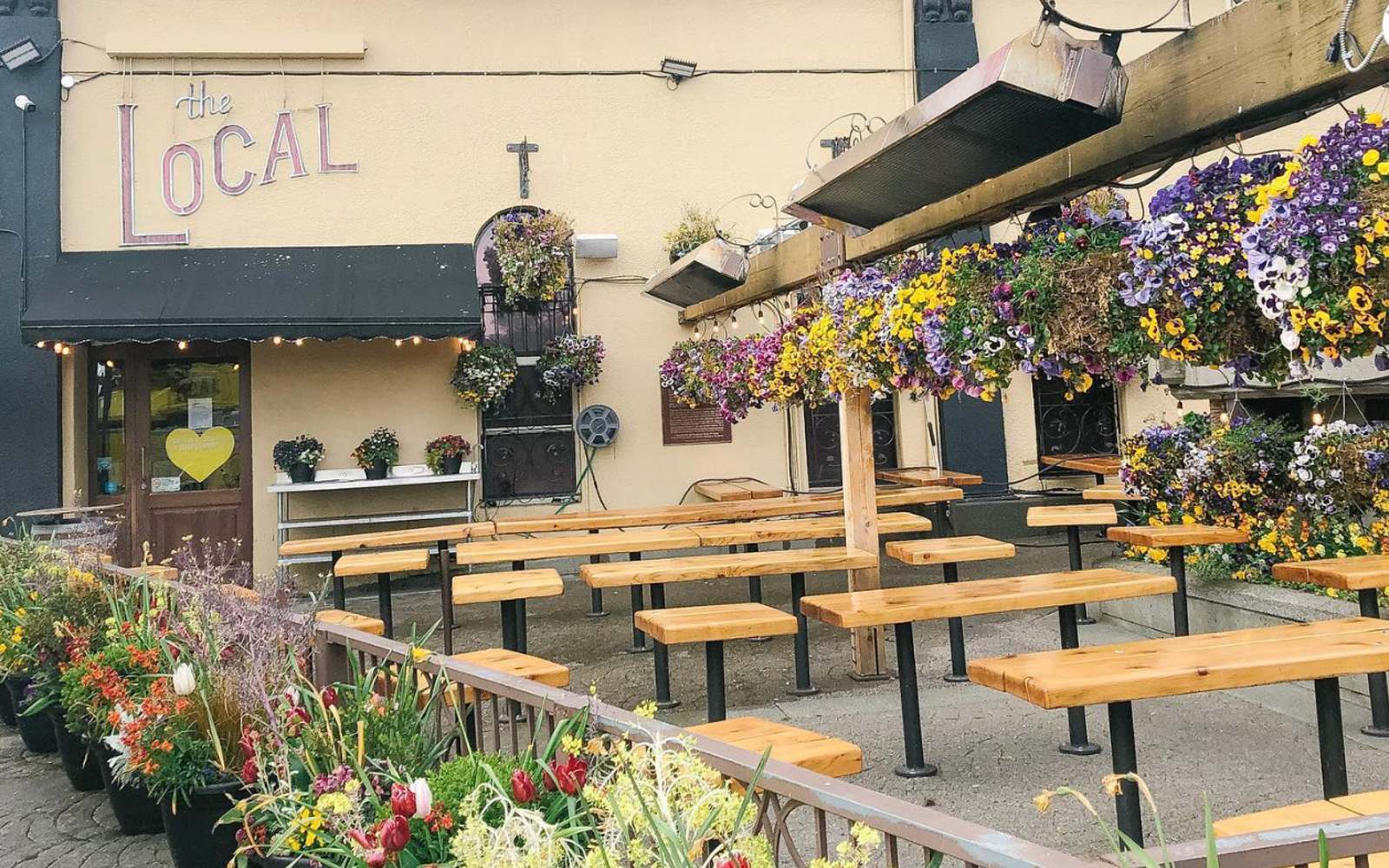 The Best Patios in Victoria: Soak Up the Sun in Style!